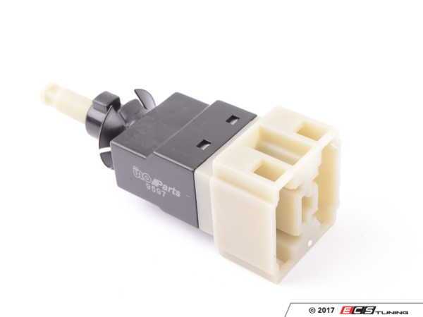 URO - 0015456409 - Brake Lamp Switch
