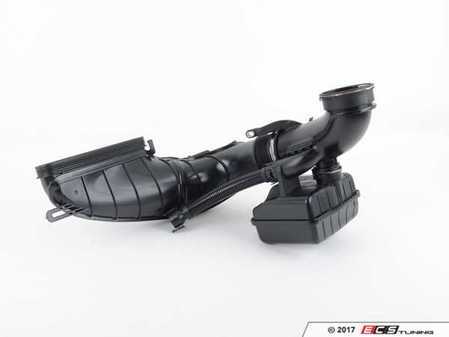 Genuine BMW - 13718517608 - BMW Filtered Intake Pipe (13-71-8-517-608)