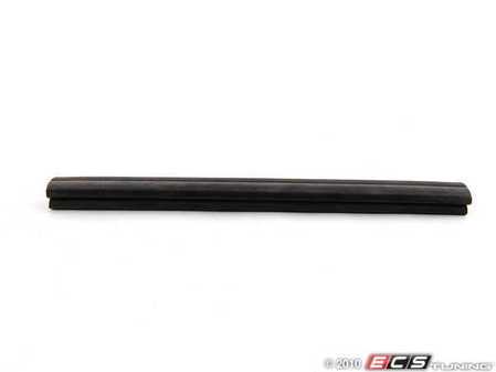 Genuine BMW - 51767158690 - Weather strip (51-76-7-158-690)