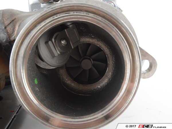 Genuine BMW - 11657636425 - Turbocharger with Exhaust Manifold (11-65-7 ...