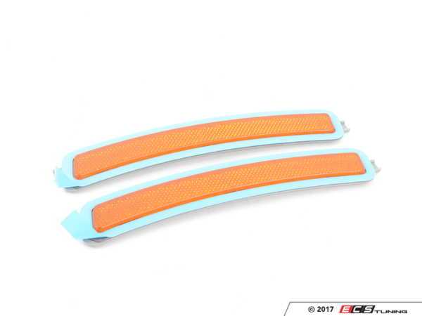 Genuine BMW - 63147349128 - Reflector Front - Right (63-14-7-349-128)