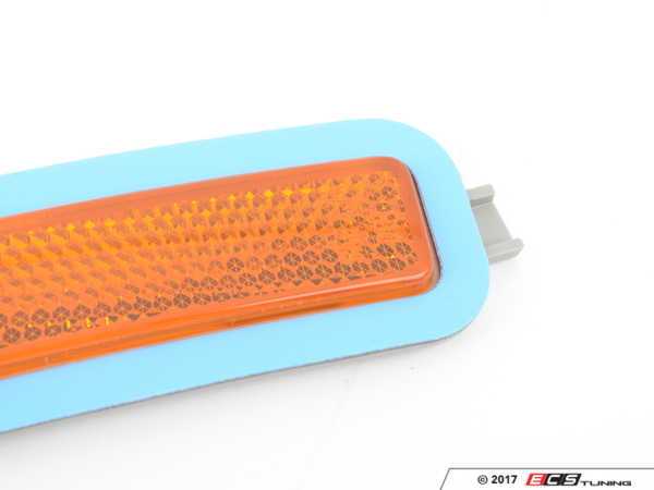 Genuine BMW - 63147349128 - Reflector Front - Right (63-14-7-349-128)