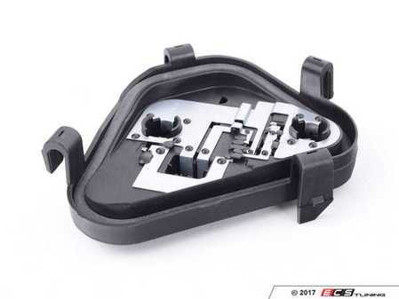 Genuine BMW - 63217313044 - Outer Tail Light Bulb Holder - Right (63-21 ...