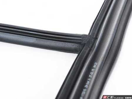 Genuine BMW - 51357179129 - LEFT REAR WINDOW GUI (51-35-7-179-129)