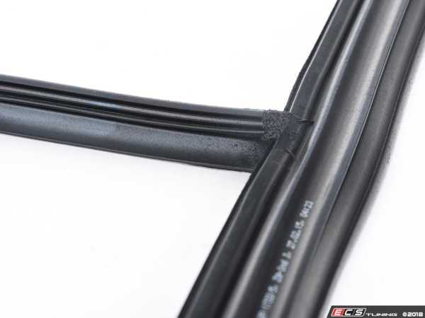 Genuine BMW - 51357179129 - LEFT REAR WINDOW GUI (51-35-7-179-129)