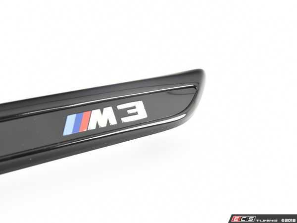 Genuine BMW - 51148068587 - F80 Gloss Black Fender Grille - left (51-14 ...