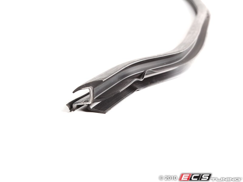 Genuine BMW - 51318172745 - E39 Upper Windshield Sealing Gasket (51-31 ...
