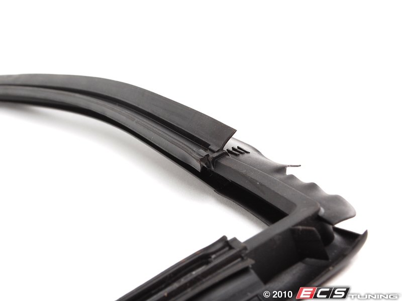 Genuine BMW - 51318172745 - E39 Upper Windshield Sealing Gasket (51-31 ...