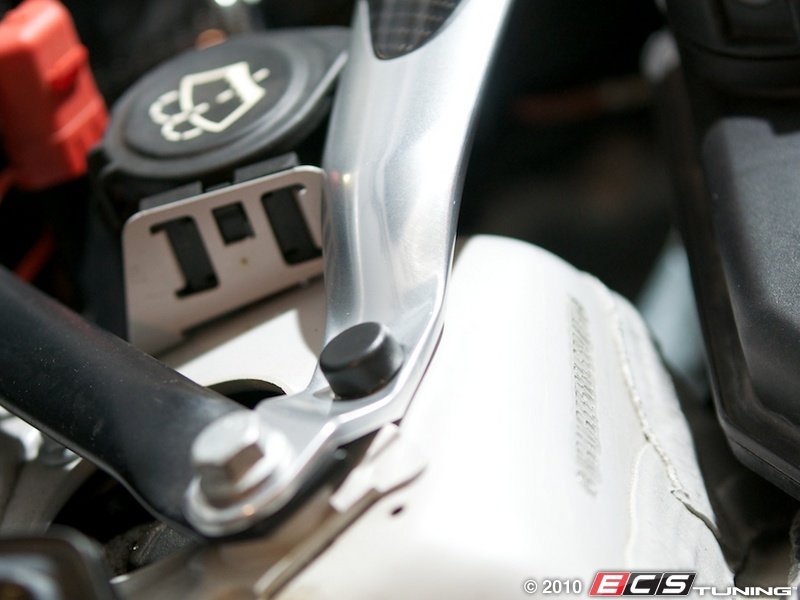 Genuine BMW - 51710429377 - BMW Performance Strut Tower Brace - Carbon ...