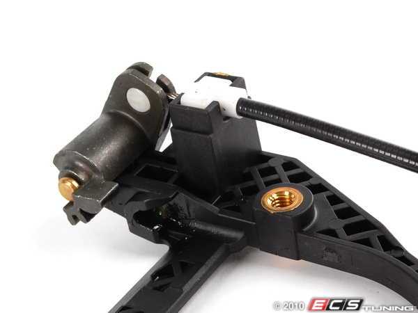 Genuine BMW - 51228236646 - E39 Rear Door Handle Carrier - Right (51-22 ...