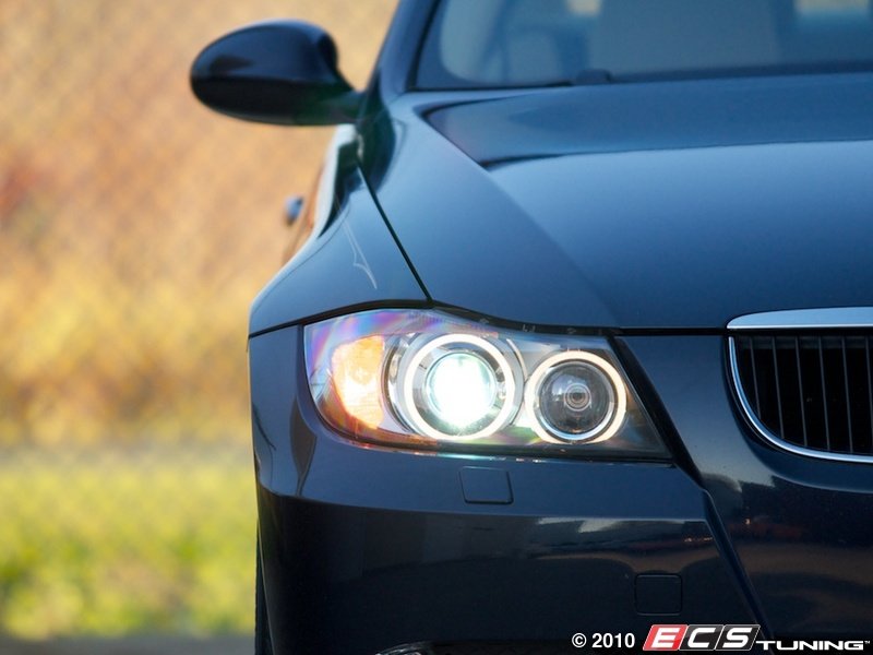 Genuine BMW - 63117161670 - Xenon Headlight - Right (63-11-7-161-670)