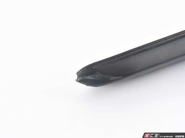 Genuine Porsche - 98753707702 - SEALING WIN