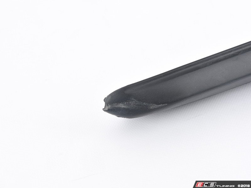 Genuine Porsche - 98753707702 - SEALING WIN