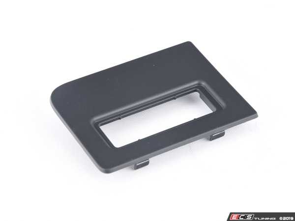 Genuine BMW - 51497172138 - RIGHT TAIL LIGHT COV (51-49-7-172-138)