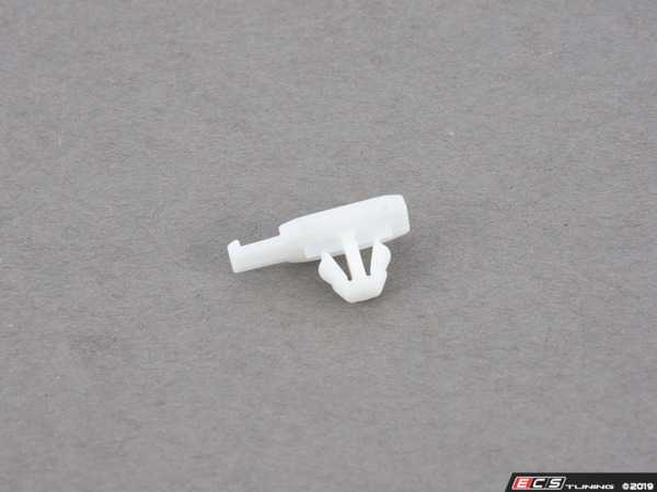 Genuine Volkswagen Audi - 7L0839069 - Lower Door Trim Clip - Priced ...
