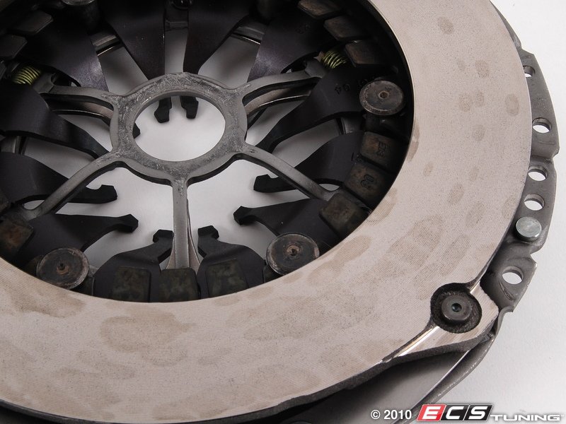 Genuine Volkswagen Audi - 03L141015P - Clutch Kit (03L 141 015 P)