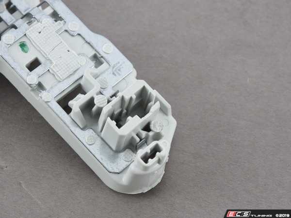 Genuine Volkswagen Audi - 5G0945259A - BULBHOLDER (5G0 945 259 A)