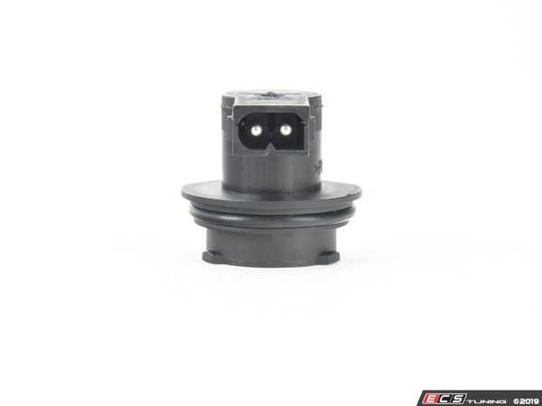 URO - 63258375599 - E39 Third Brake Light Socket