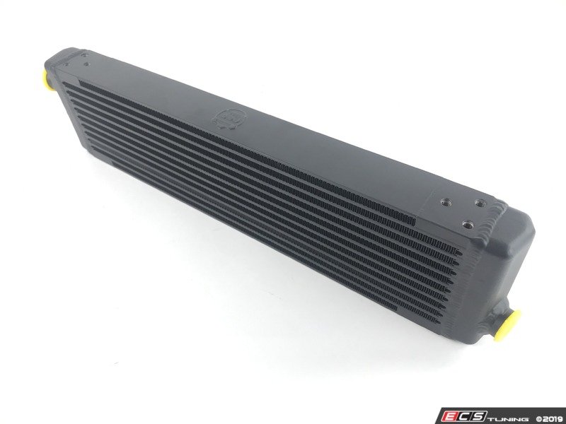 CSF Cooling - 8111 - Front Mount Center Oil Cooler for Porsche 911/930