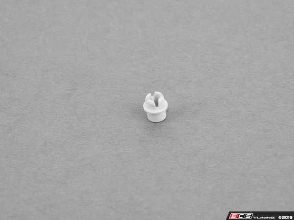 Genuine Volkswagen Audi - 8D0837821 - CLIP (8D0 837 821)