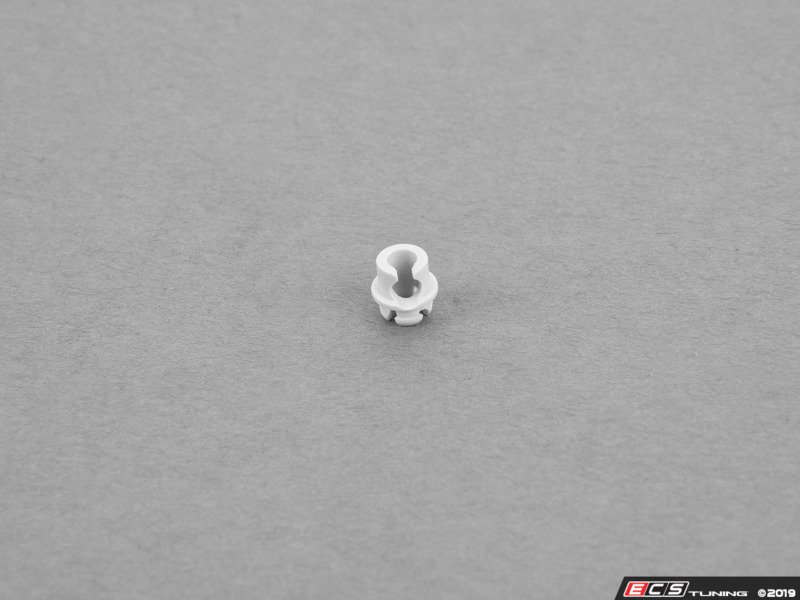 Genuine Volkswagen Audi - 8D0837821 - CLIP (8D0 837 821)