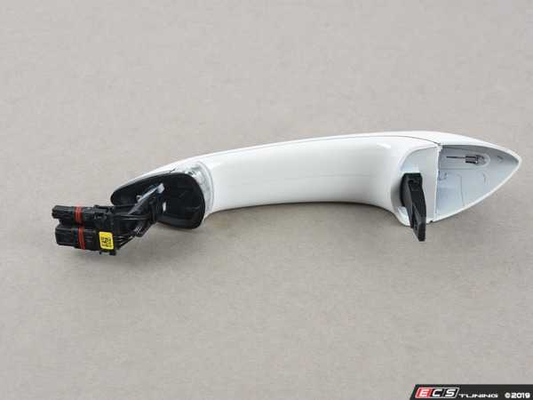 Genuine BMW - 51217249981 - HANDLE PRIMED LEFT (51-21-7-249-981)