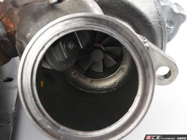 Genuine BMW - 11657636424 - Turbocharger with Exhaust Manifold (11-65-7 ...