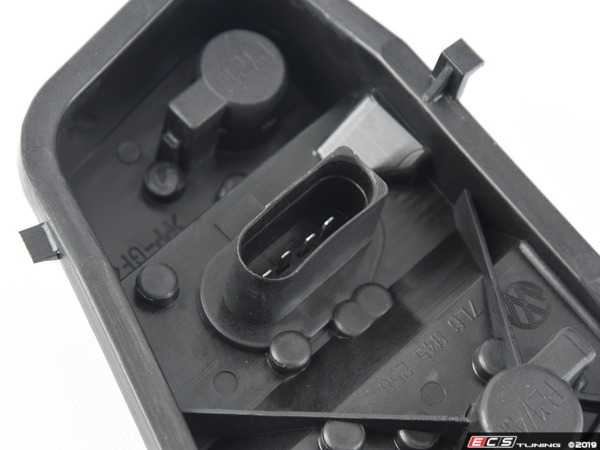 Genuine Volkswagen Audi - 7L6945258F - BULBHOLDER (7L6 945 258 F)