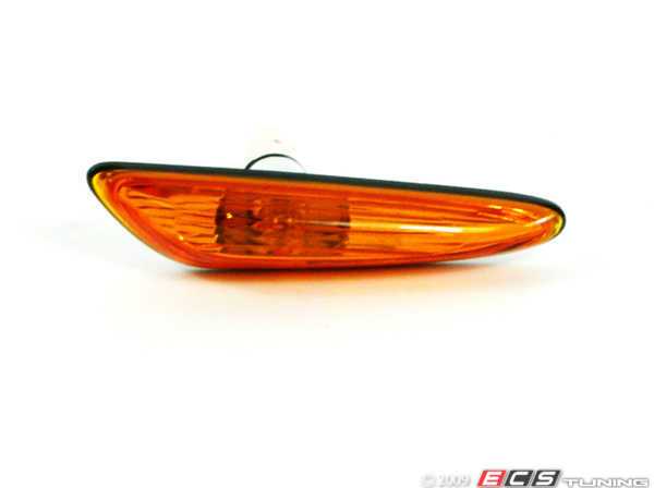 Genuine BMW - 63137165913/914 - Amber Fender Side Marker Set