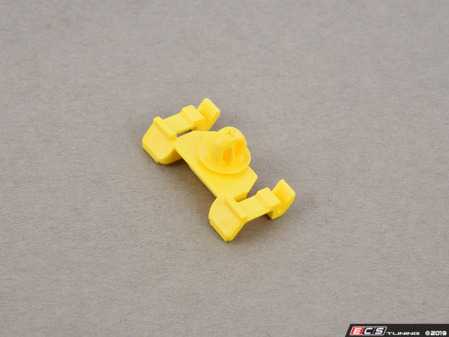 Genuine Mercedes Benz - 0109884878 - CLIP