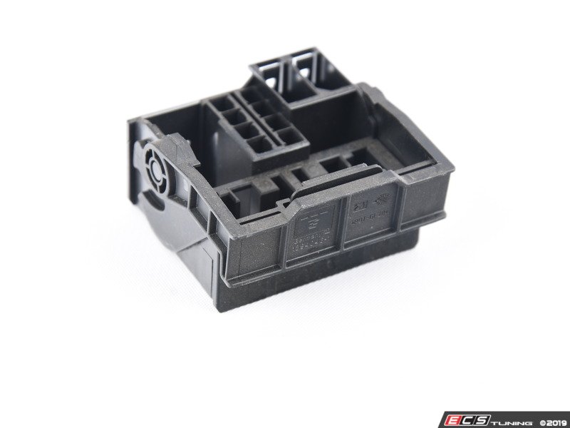 Genuine BMW - 61138384580 - PLUG HOUSING (61-13-8-384-580)