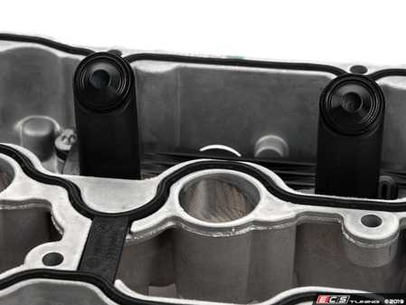 Genuine BMW - 11127588545 - Cylinder Head Cover - Zyl. 1-4 (11-12-7-588 ...