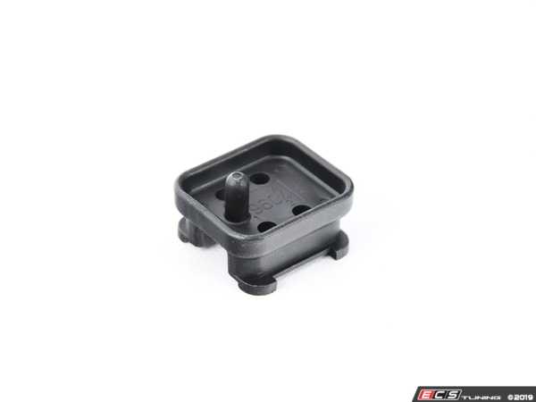 Genuine Mercedes Benz - 0095455228 - PLUG HOUSING - (NO LONGER AVAILABLE)