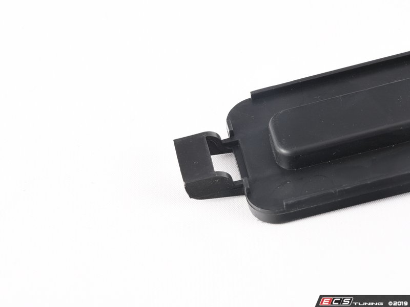 Genuine Volkswagen Audi - 7P1820955 - Cabin Filter Cover (7P1 820 955)