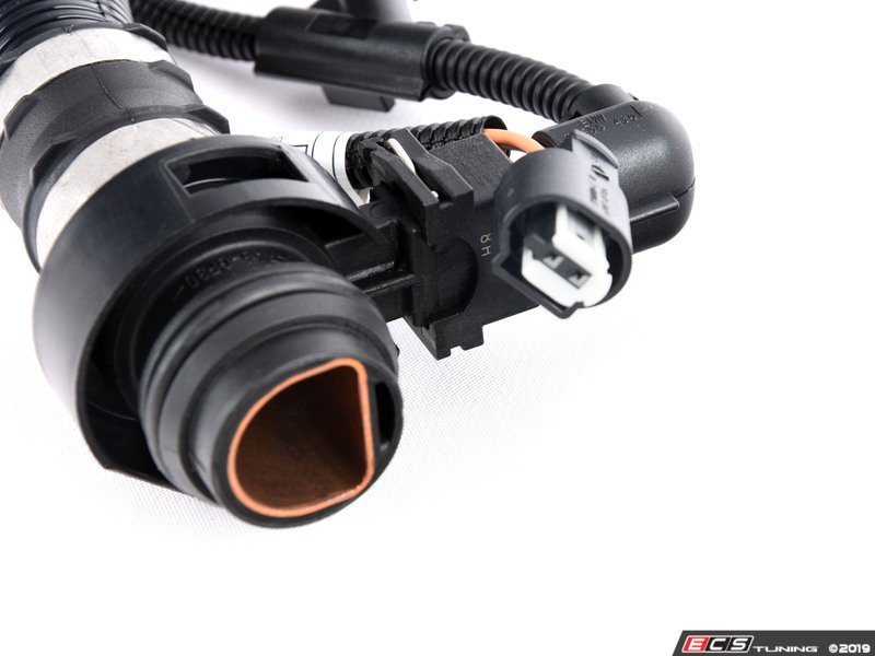 Genuine BMW - 13718516190 - PIPE (13-71-8-516-190)