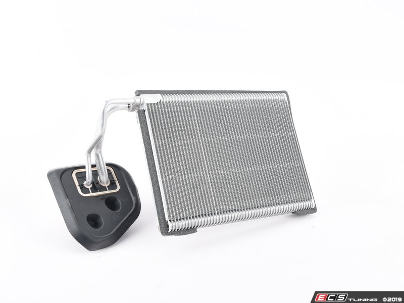 Genuine BMW - 82112458101 - G02 SUNSHADE (82-11-2-458-101)