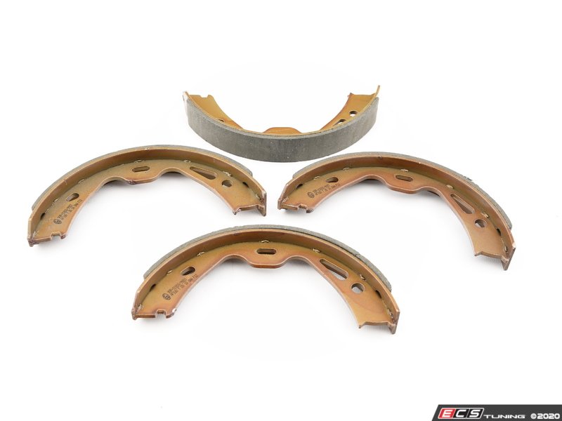 German - 99735299302 - Set Of Parking Brake Shoes