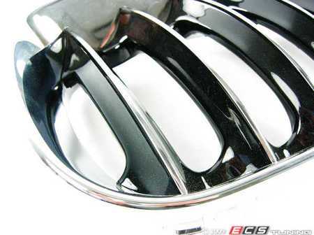 Genuine BMW - 51133414904 - E83 Kidney Grille - Right (51-13-3-414-904)