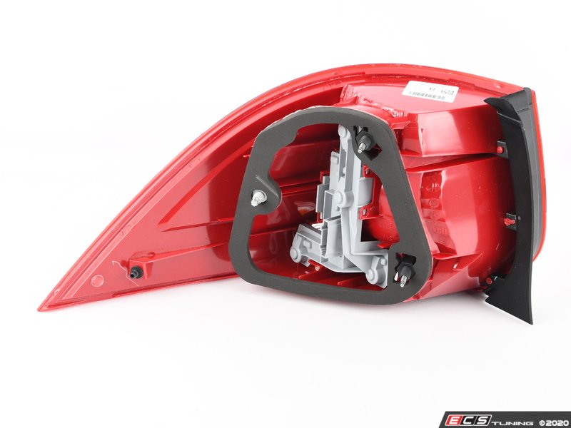 Genuine Volkswagen Audi - 1K9945096C - TAILLIGHT (1K9 945 096 C)