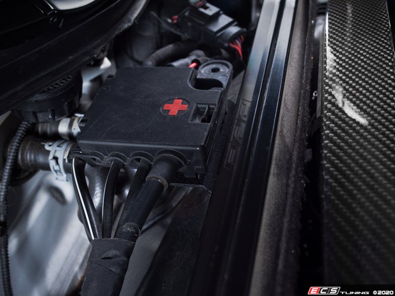 ECS - 028501ecs01KT - Audi B8 Billet Aluminum Front Strut Tower ...