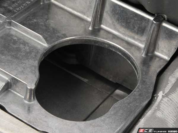 Genuine BMW - 11131437001 - Oil Pan (11-13-1-437-001)