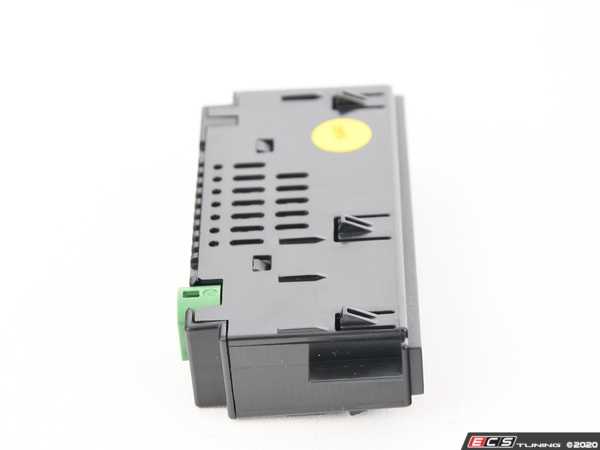 Genuine Volkswagen Audi - 5NA035736 - USB PORT (5NA 035 736)
