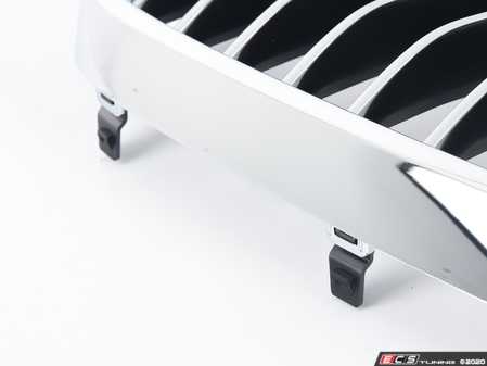 Genuine BMW - 51138065540 - Grille - Front - Right (51-13-8-065-540)