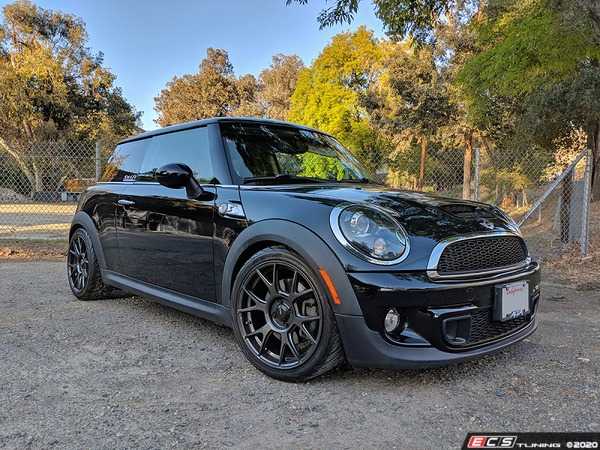 Konig - am80520456KT - 20" KONIG Ampliform Flow Formed Wheel Set - Dark ...