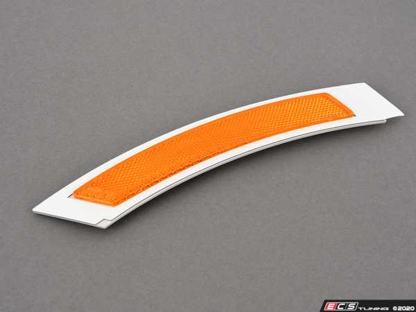 Genuine BMW - 63147162313 - Front Bumper Reflector - Left (63-14-7-162-313)