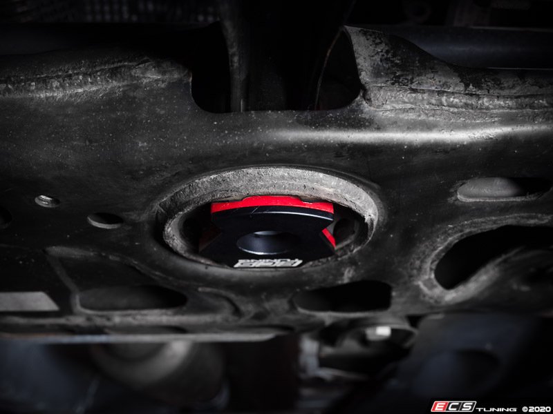 ECS - 010935ECS07KT2 - MQB Billet / Polyurethane Dogbone Mount Bushing ...