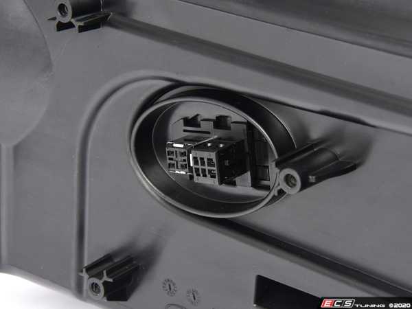 Genuine BMW - 63117348510 - Ahl-Xenon Headlight - Right (63-11-7-348-510)