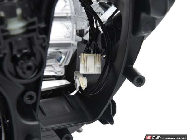 Genuine BMW - 63117348510 - Ahl-Xenon Headlight - Right (63-11-7-348-510)