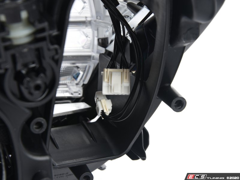 Genuine BMW - 63117348510 - Ahl-Xenon Headlight - Right (63-11-7-348-510)