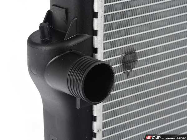 Genuine BMW - 17111469176 - RADIATOR (17-11-1-469-176)